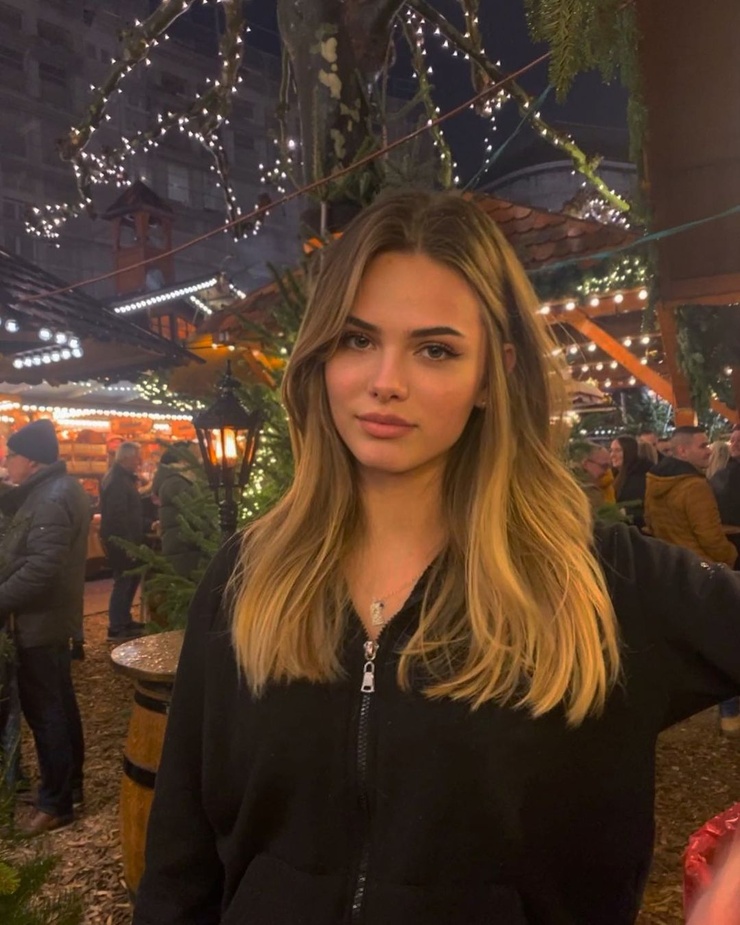 Picture of Sara Crumble