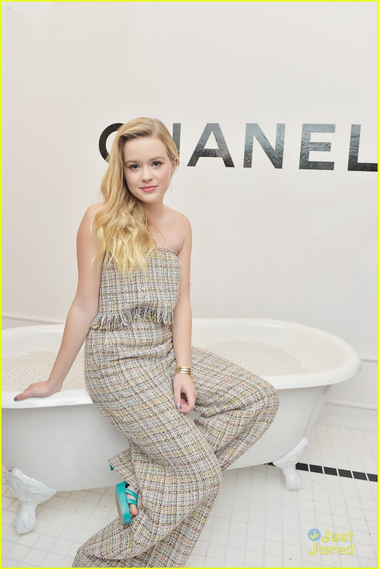 Picture of Ava Phillippe