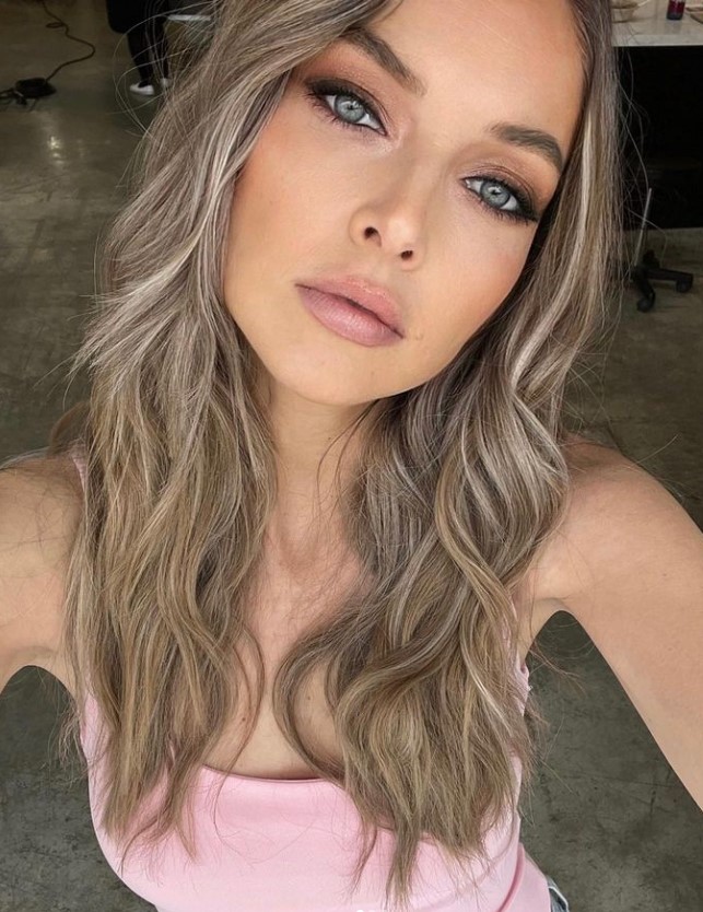 Ashley Smouter image