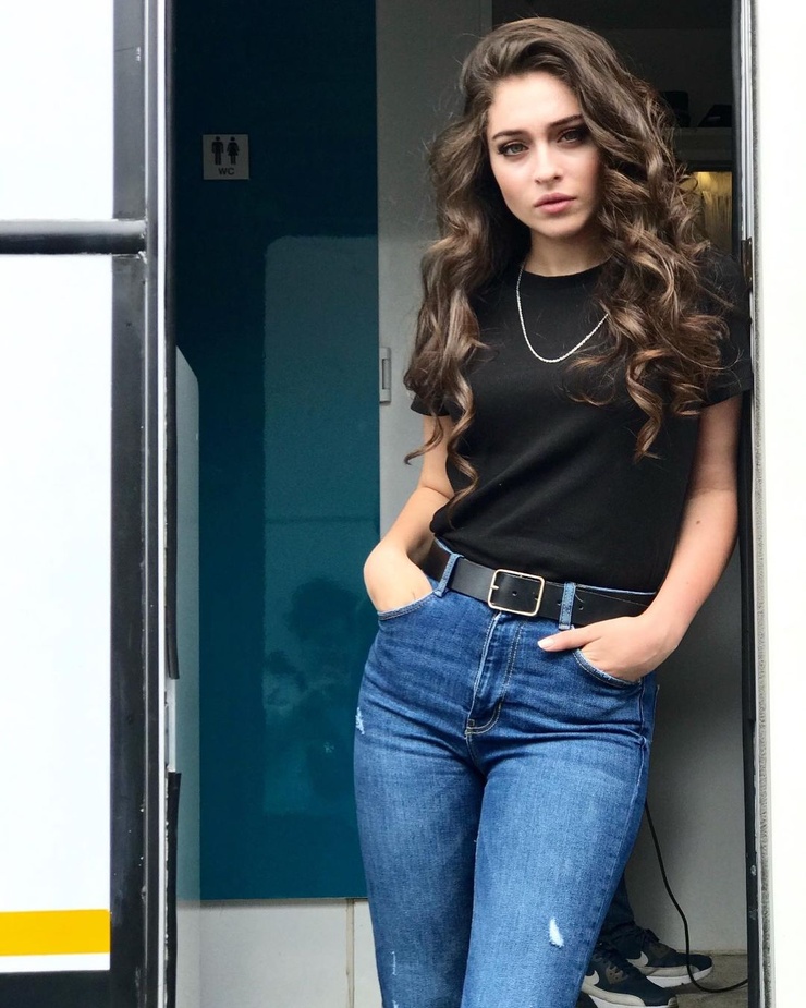 Picture of Cemre Baysel