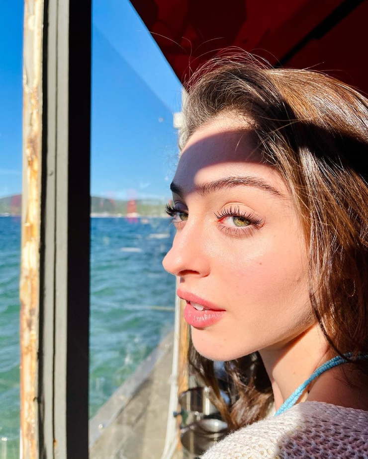 Picture of Cemre Baysel