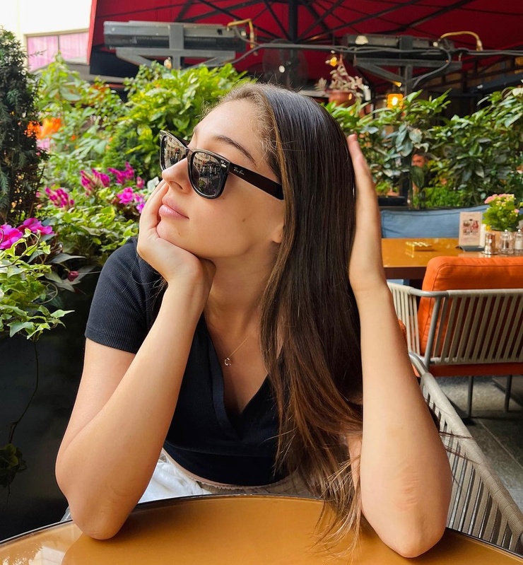 Picture of Cemre Baysel