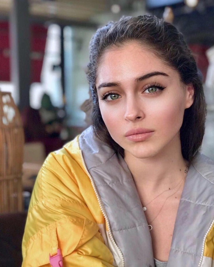 Picture of Cemre Baysel