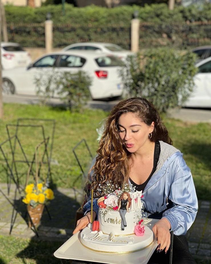 Picture of Cemre Baysel