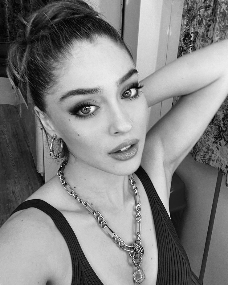 Picture of Cemre Baysel