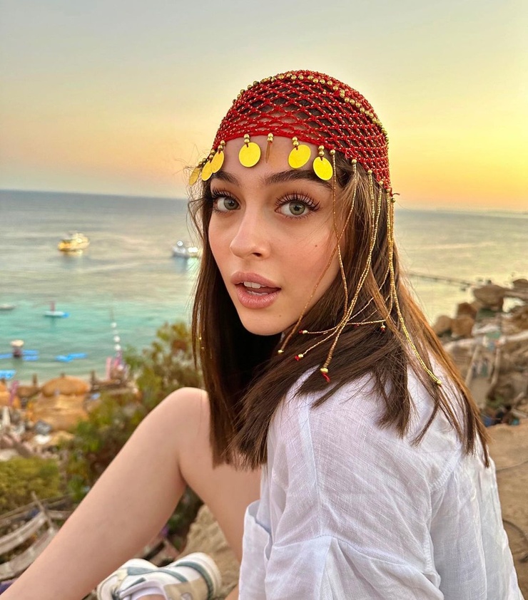 Picture of Cemre Baysel