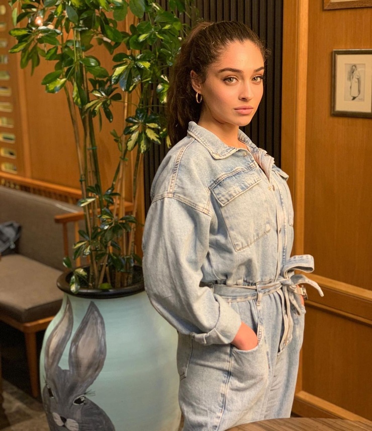 Picture of Cemre Baysel