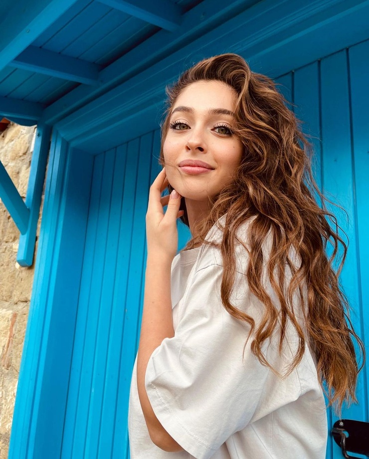 Picture of Cemre Baysel