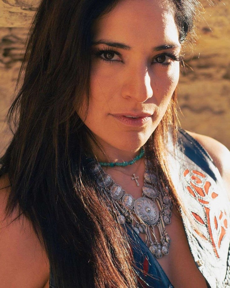 Victoria Gonzalez image