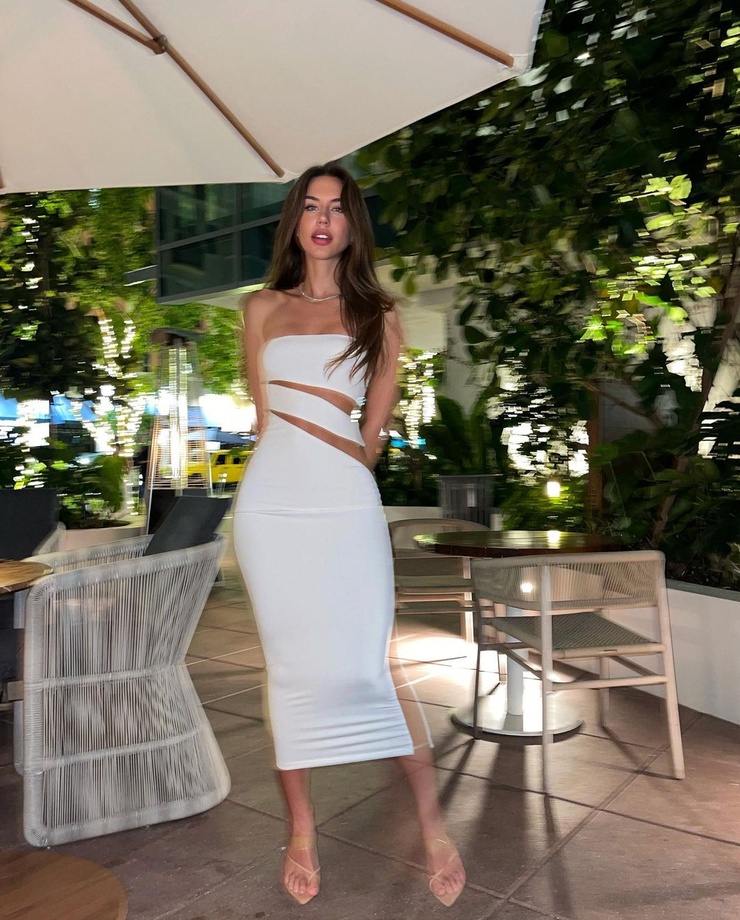 Picture of Brit Manuela (model)