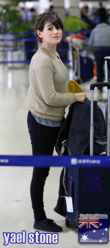 Picture of Yael Stone