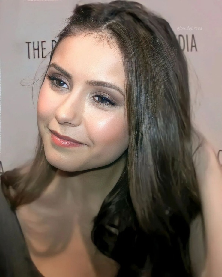 Picture of Nina Dobrev