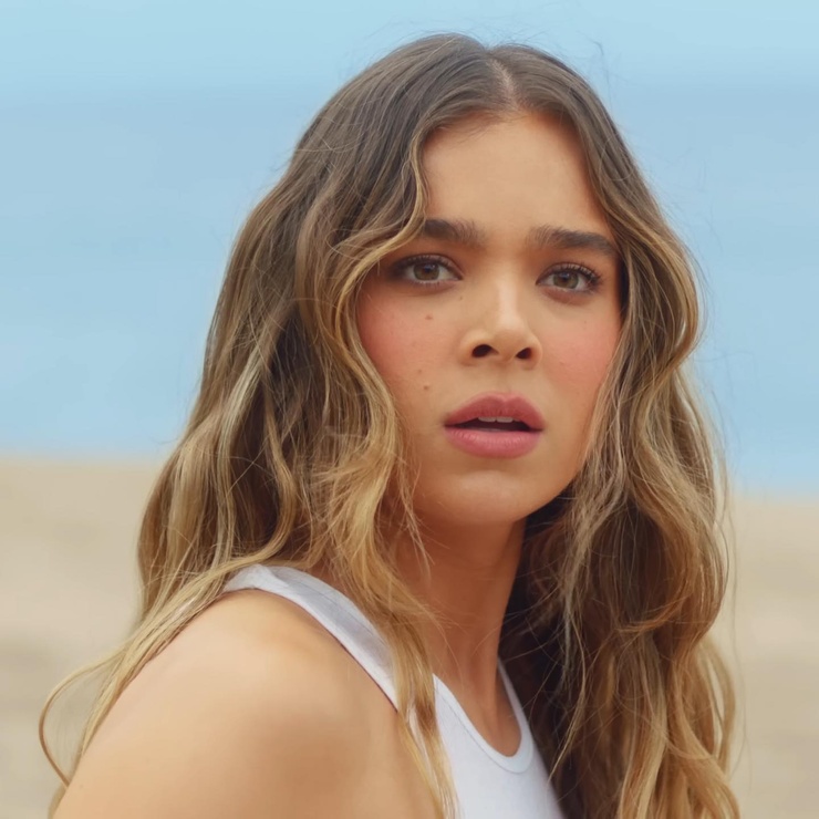 Hailee Steinfeld picture