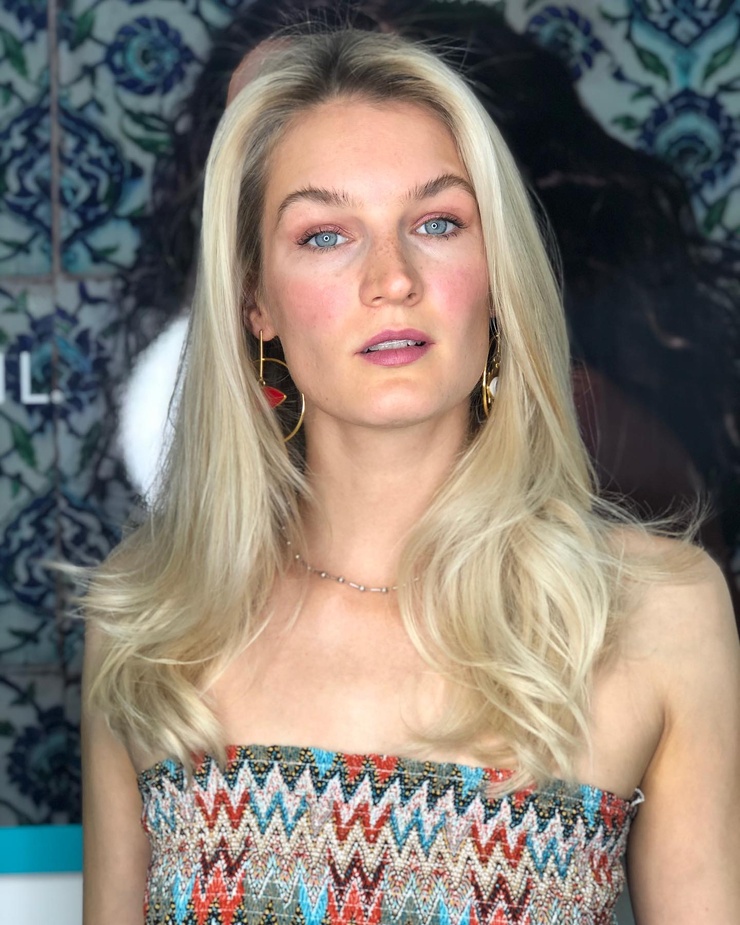 Yana Manakova picture