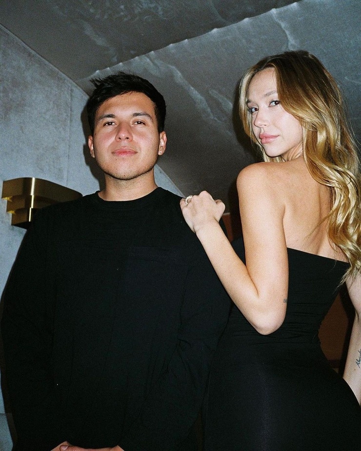 Picture of Alexis Ren