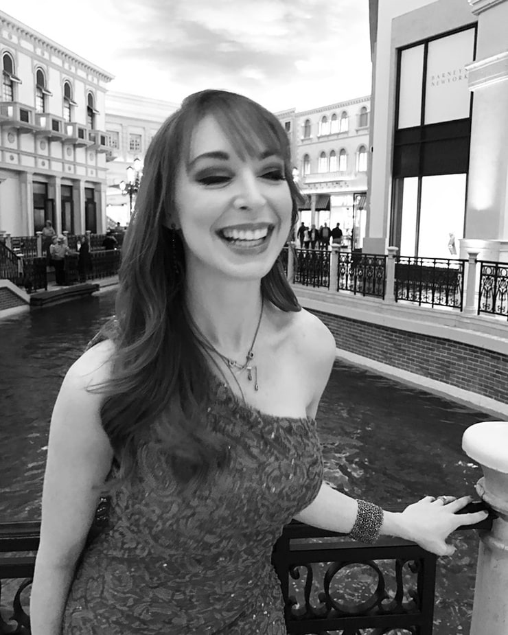 Picture of Lisa Foiles