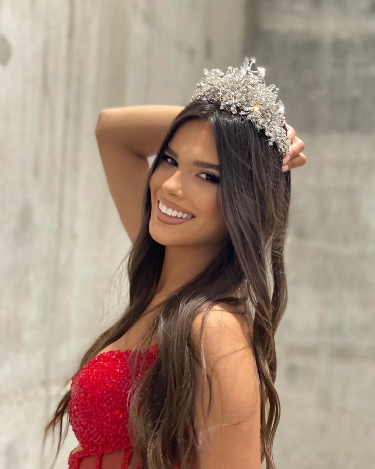 Picture of Angela Tanuzi