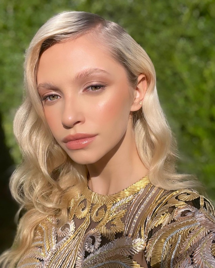 Picture of ADELINA TERESHCHENKOVA