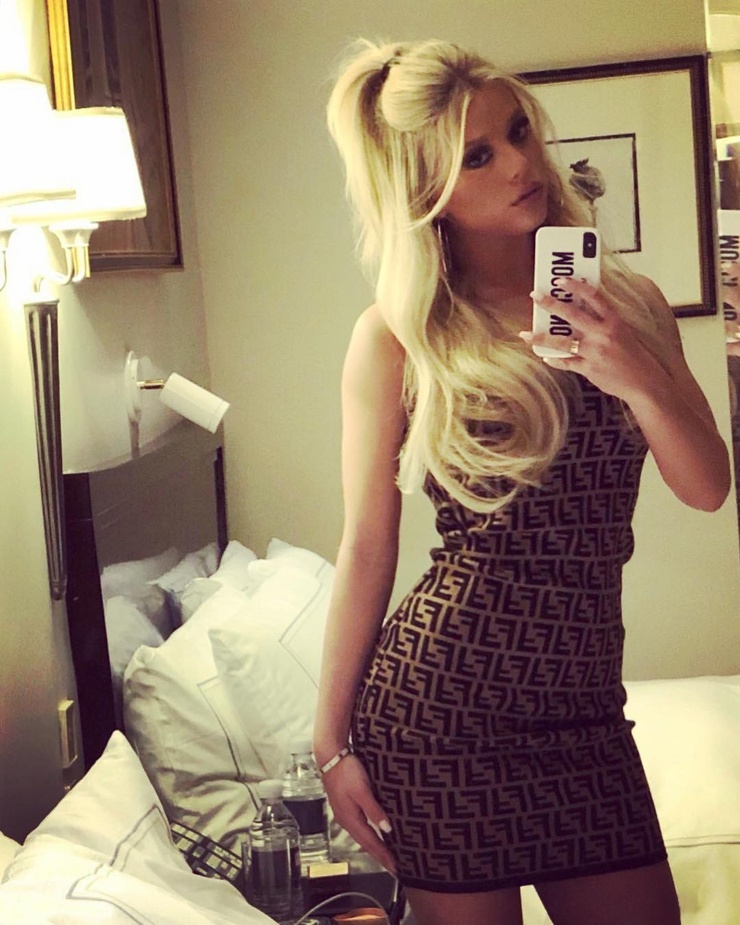 Picture of Kaylyn Slevin.