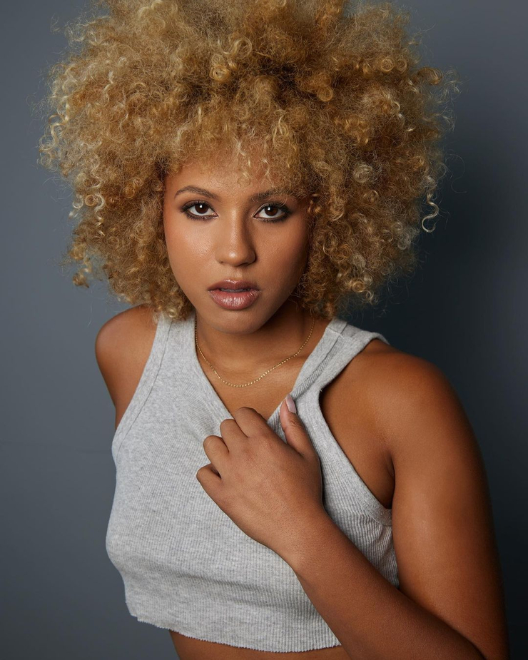 Picture of Robyn Alomar