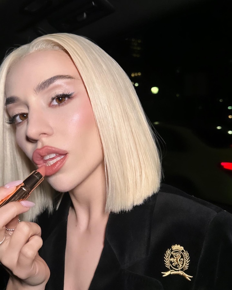 Ava Max picture