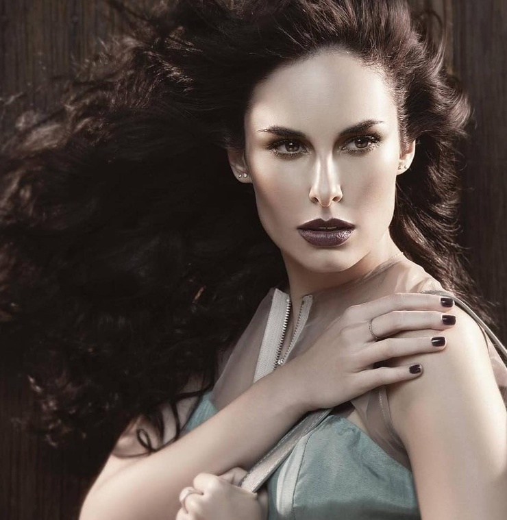 Ana Serradilla image