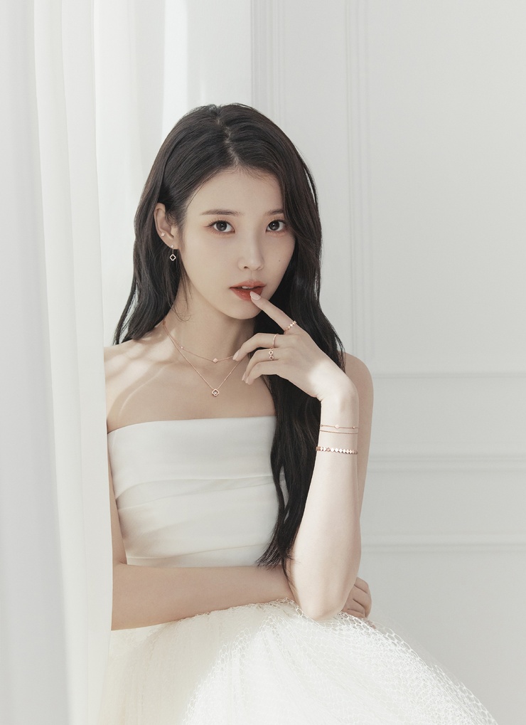 Picture of IU