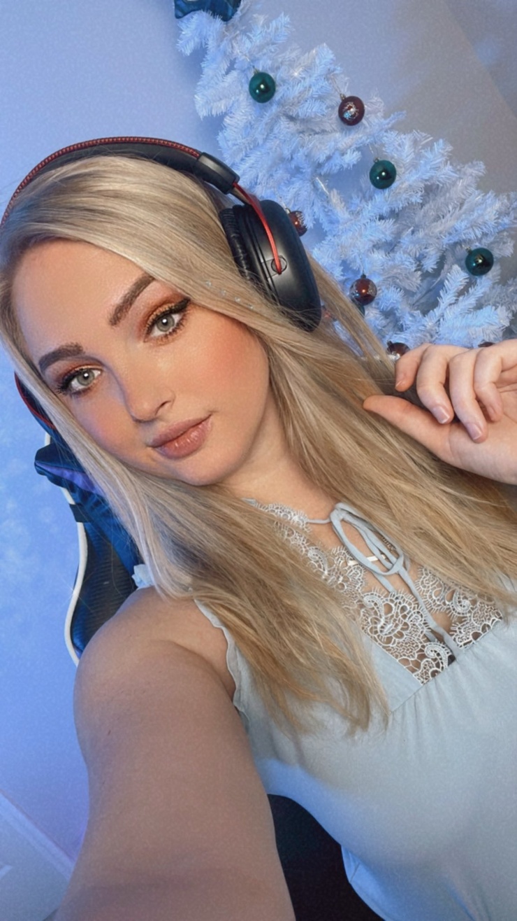 Picture of Michaela Lee