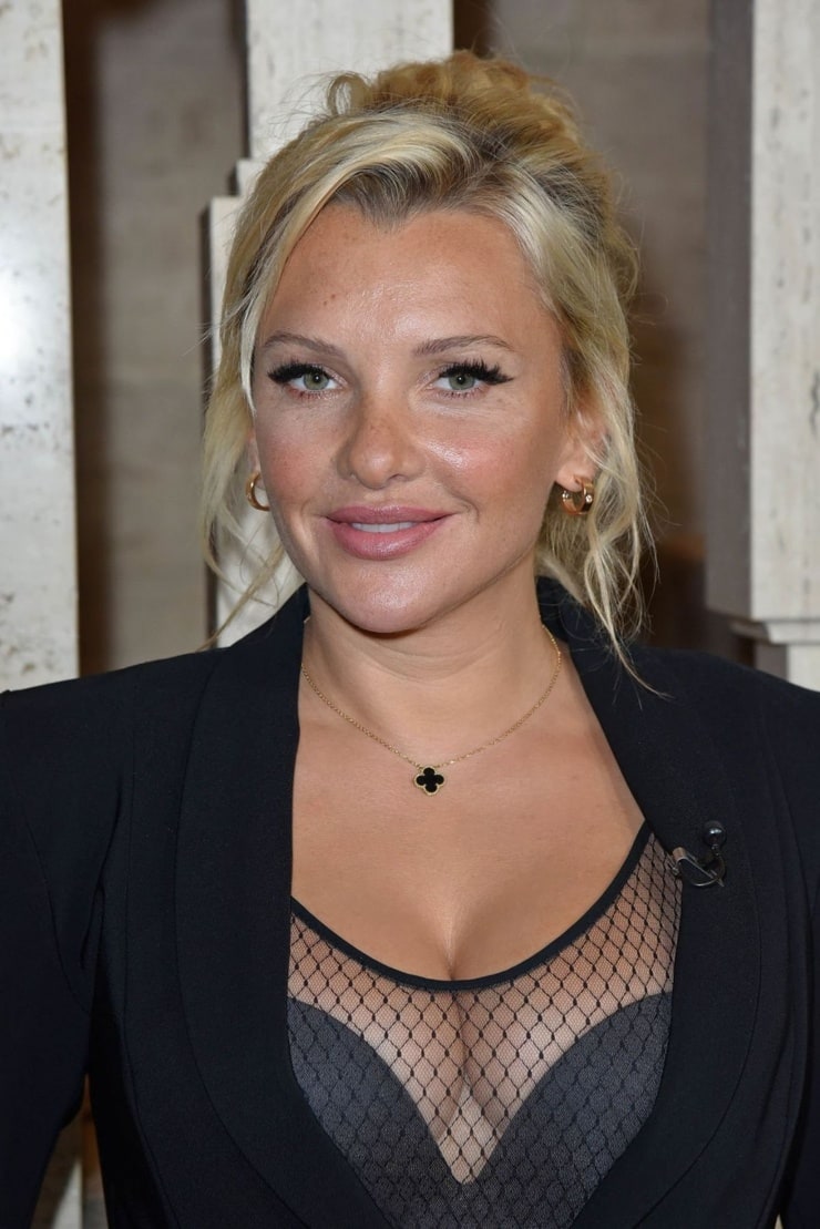 Picture of Evelyn Burdecki