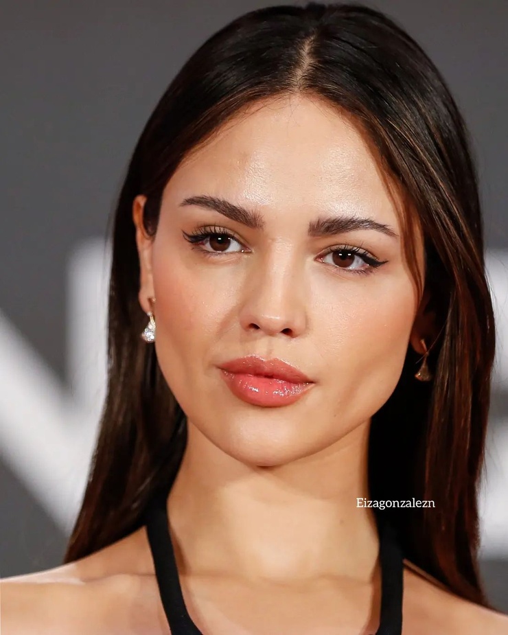 Eiza Gonzalez picture