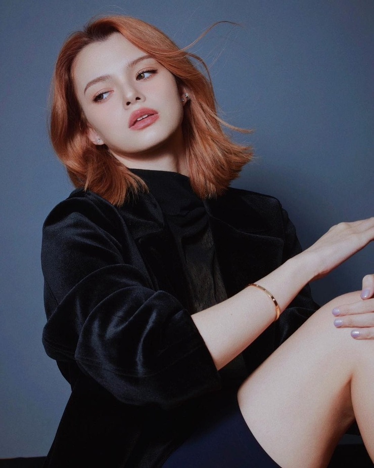 Picture of Rebecca Armstrong