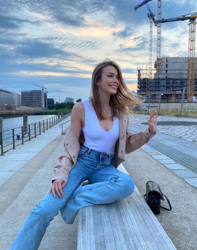 Listal - List the stuff you love! Movies, TV, music, games and books