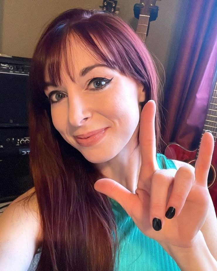 Picture of Lisa Foiles