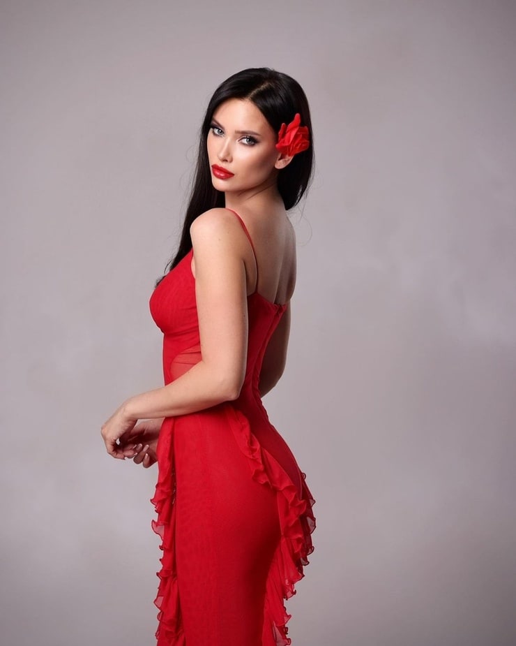 Picture of Aline Luna