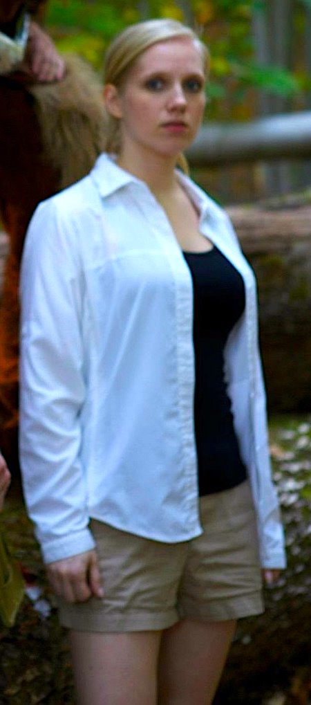 Picture of Elizabeth Perry