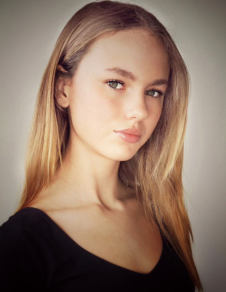 Picture of Carly Connors