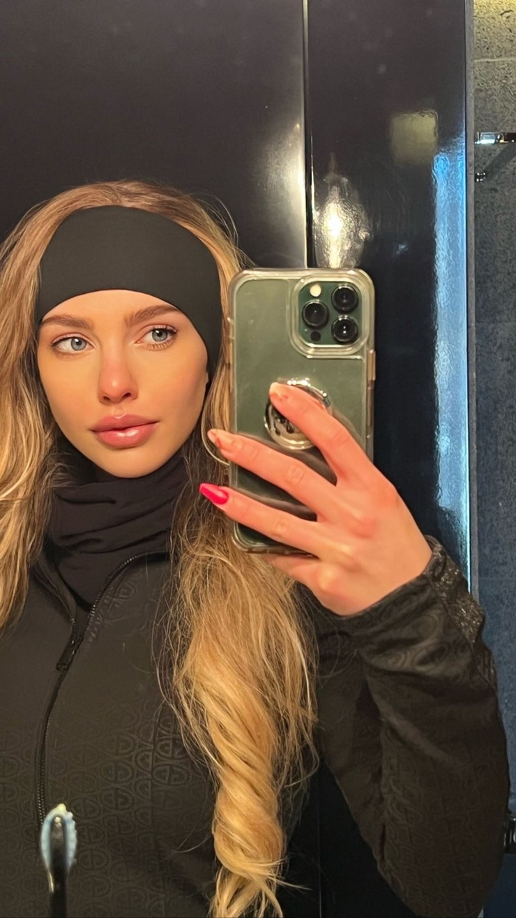 Picture of Alexa Breit