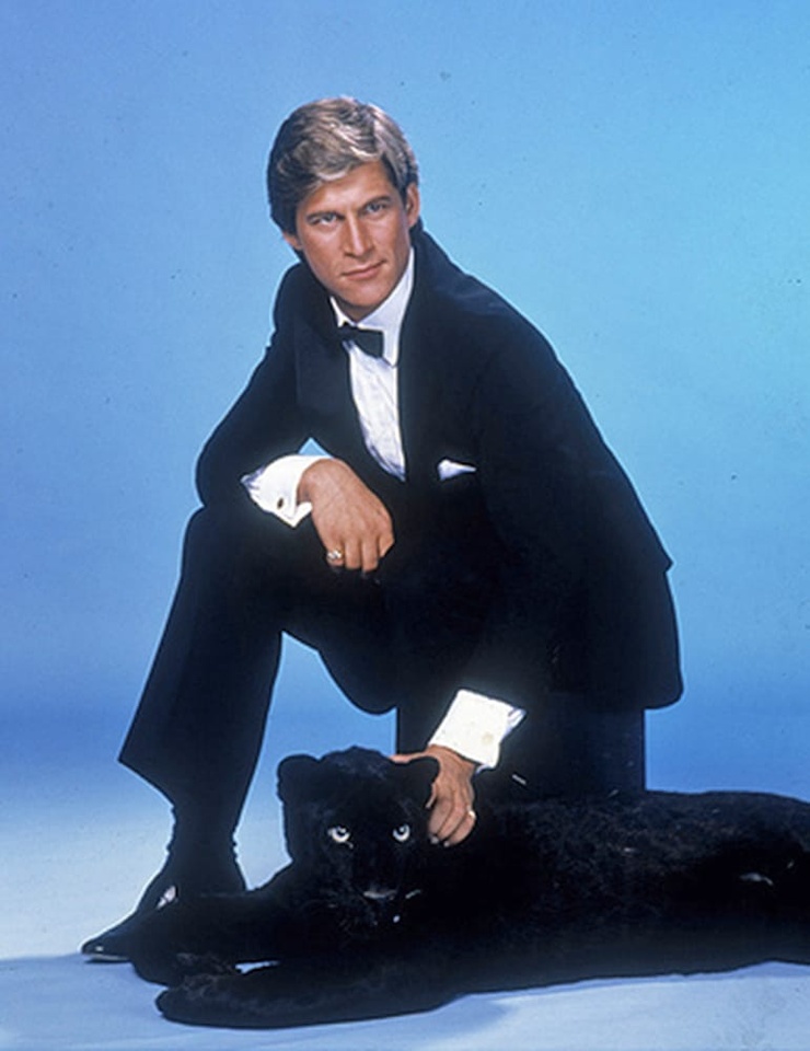 Simon MacCorkindale