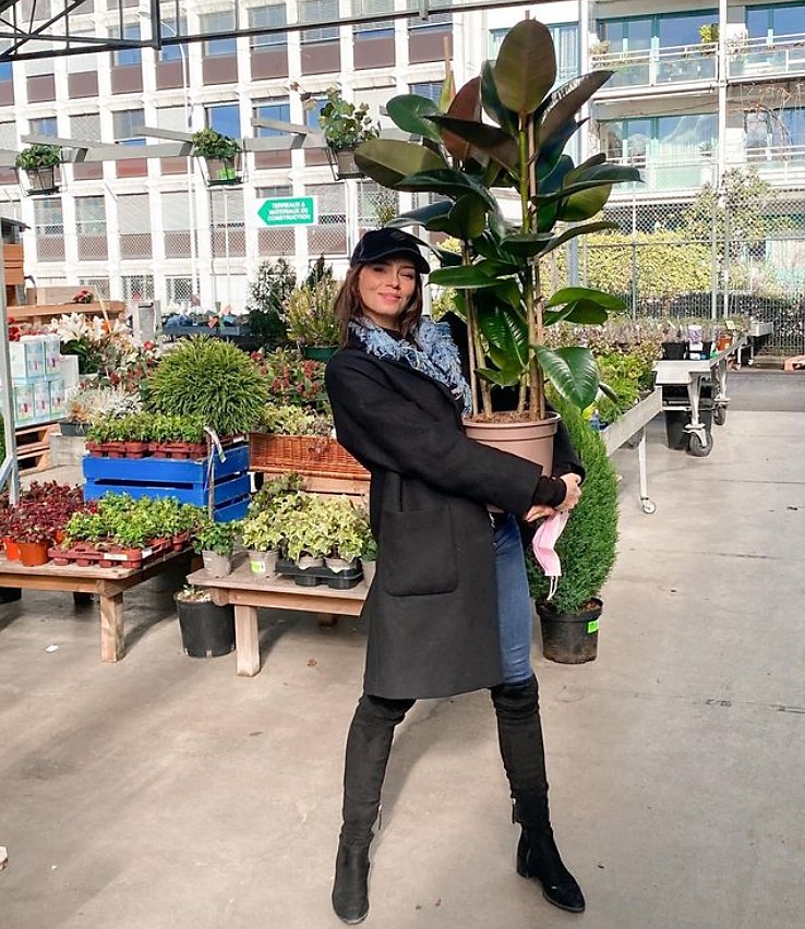 Caroline Leuba image