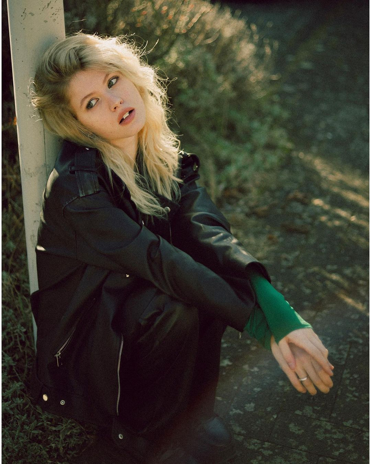 Picture of Luna (model)