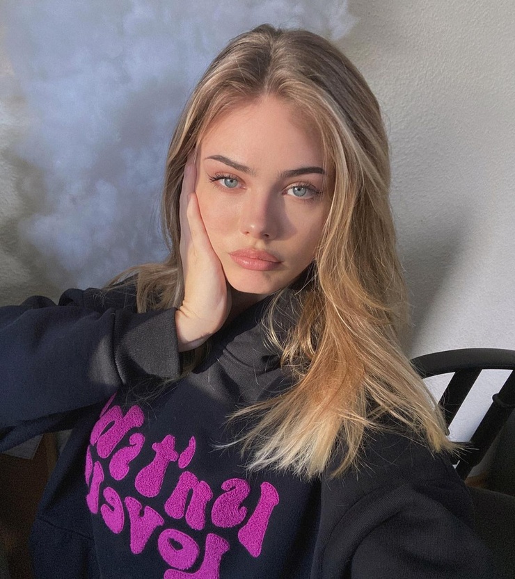 Picture of Sara Crumble