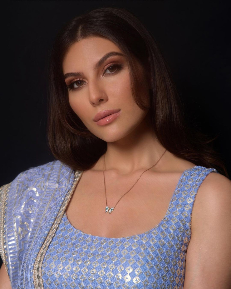Elnaaz Norouzi picture