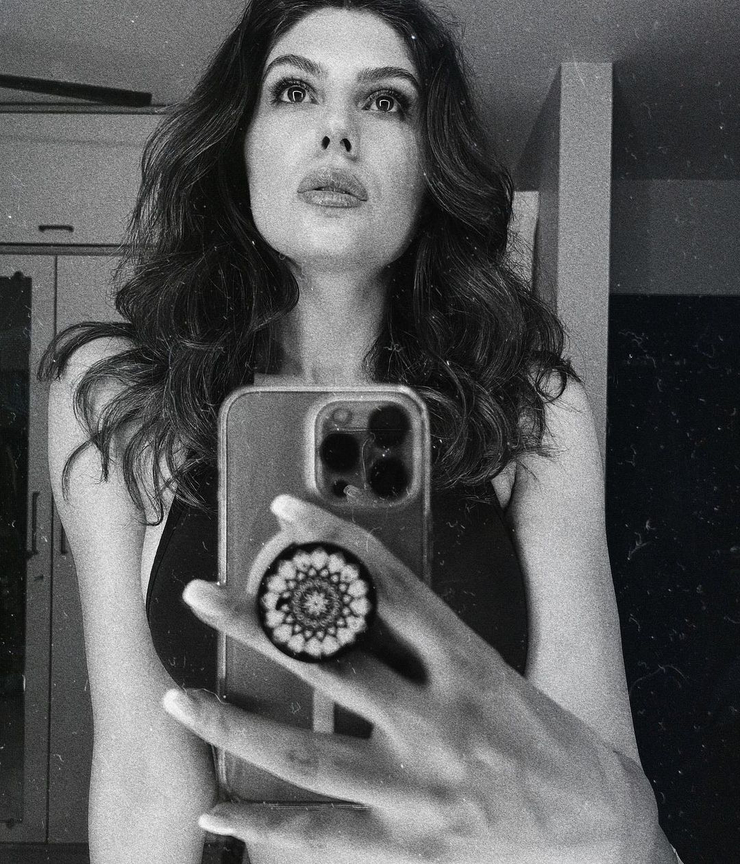 Picture of Elnaaz Norouzi