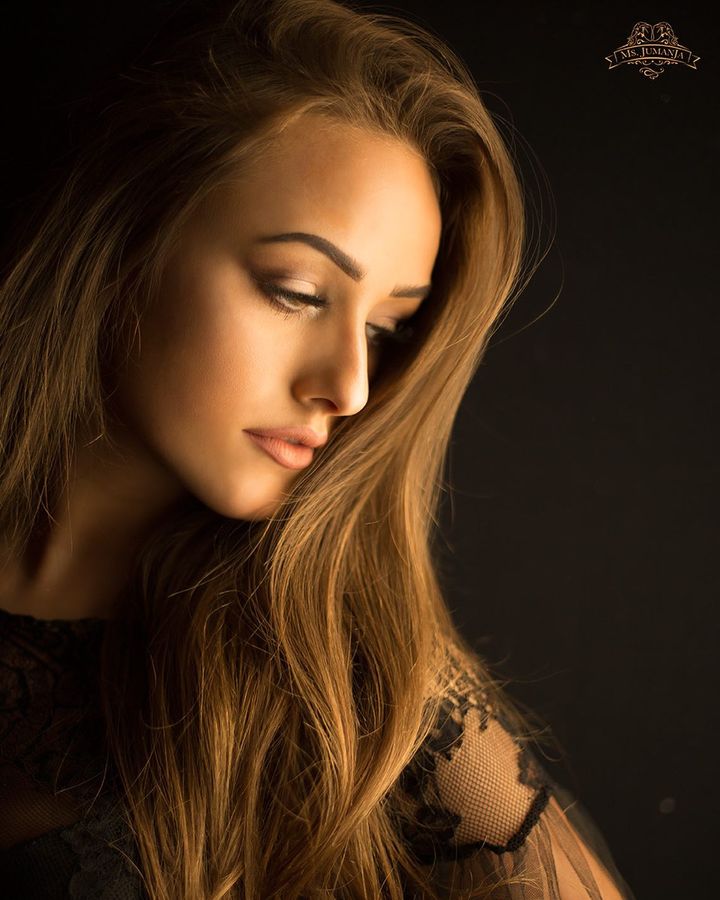 Picture of Lisa Chitana