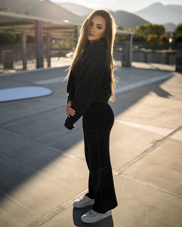 Picture of Lisa Chitana