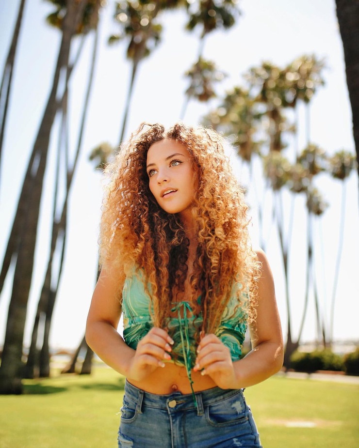 Picture of Sofie Dossi