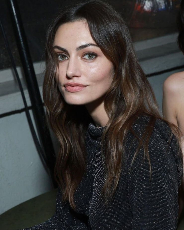 Phoebe Tonkin picture