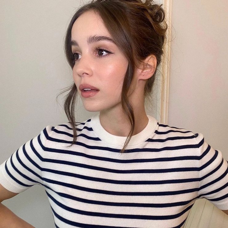 Picture of Alba Baptista