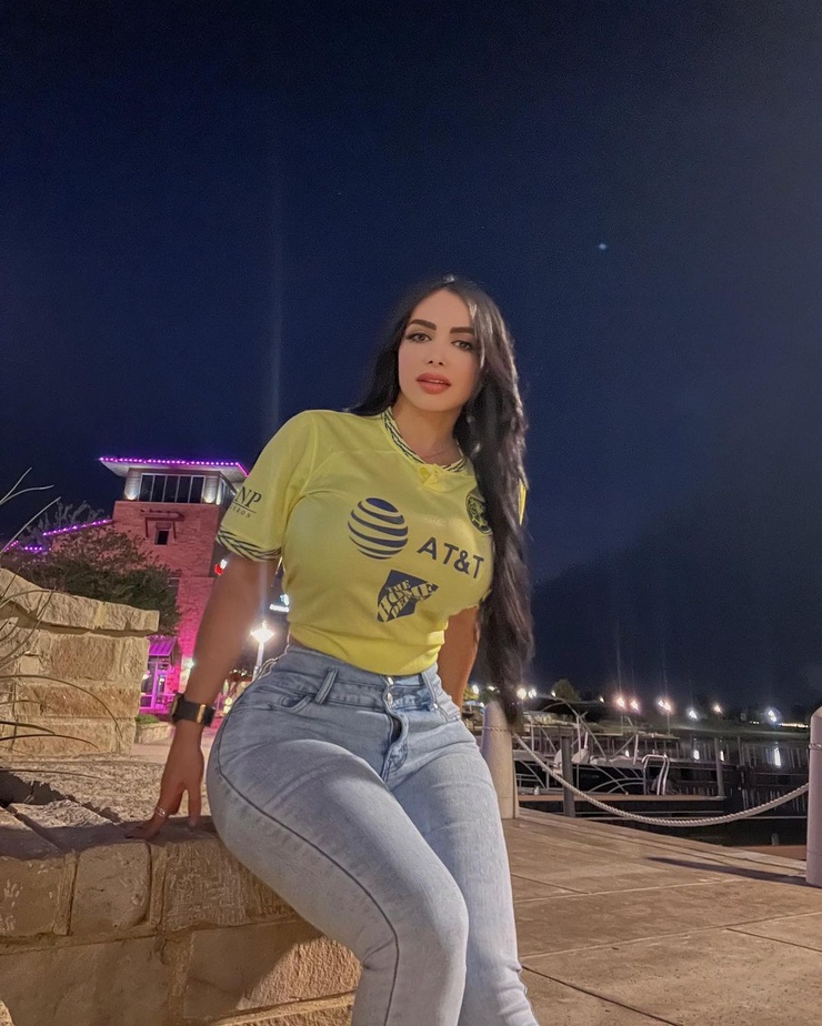 Picture of Analy Bazán