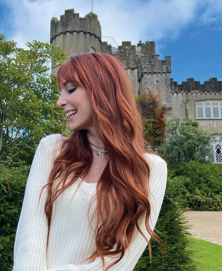 Lisa Foiles image